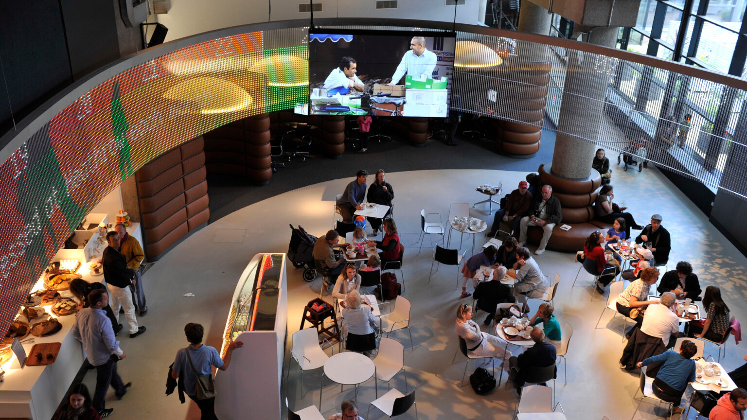 LDN24 – THE LIGHT SURGEONS